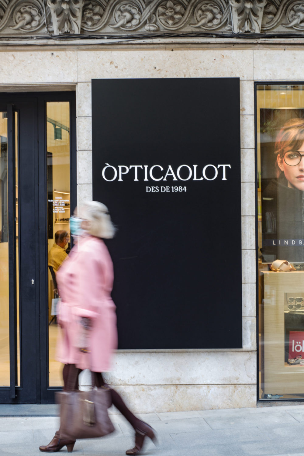 Òptica Olot - Fonts In Use