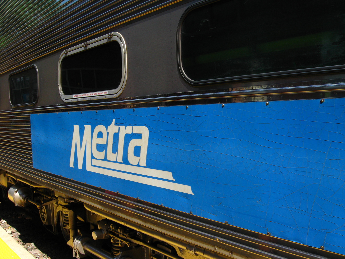 Metra logo and timetables - Fonts In Use