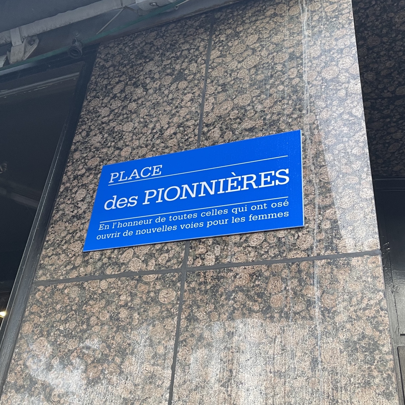 Lausanne street signs - Fonts In Use