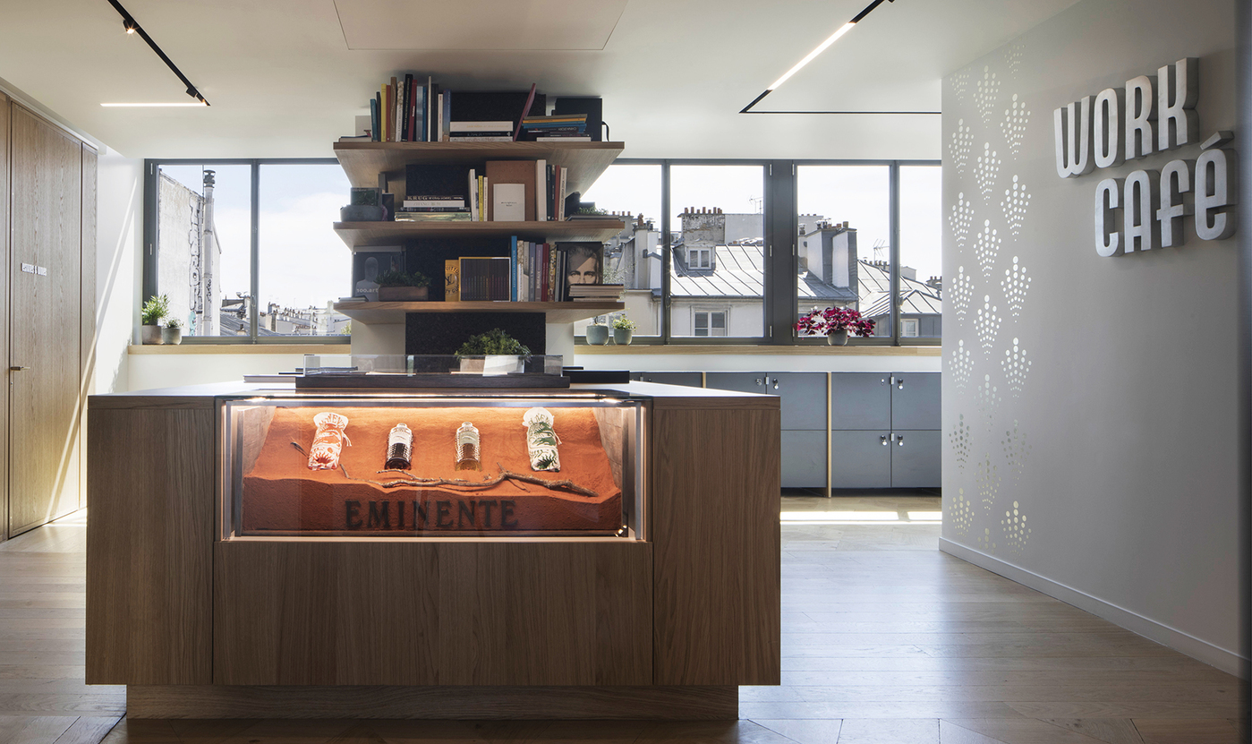 Moët Hennessy Paris office signage - Fonts In Use