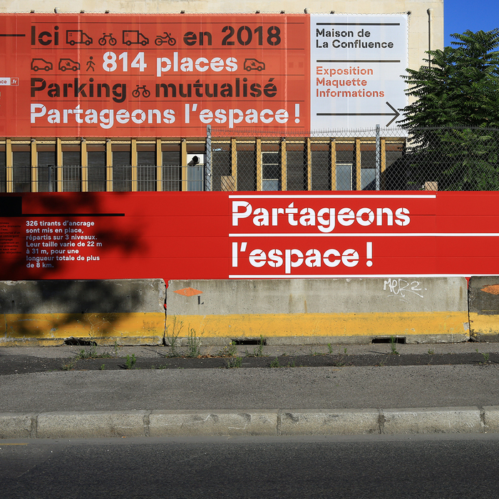 Lyon Confluence signs - Fonts In Use