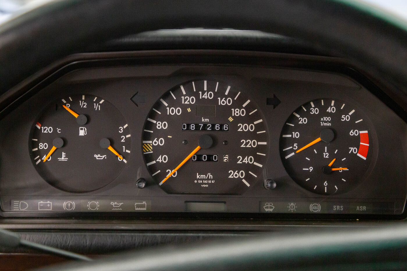 Mercedes-Benz W124 dashboard - Fonts In Use