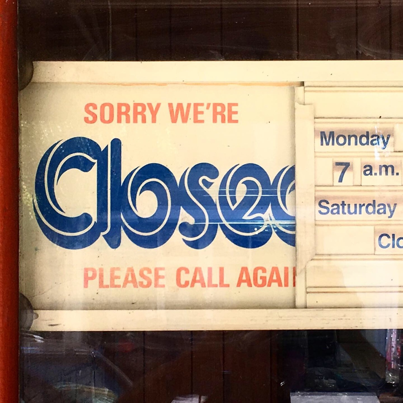 Closed/Open sign with slotted board - Fonts In Use